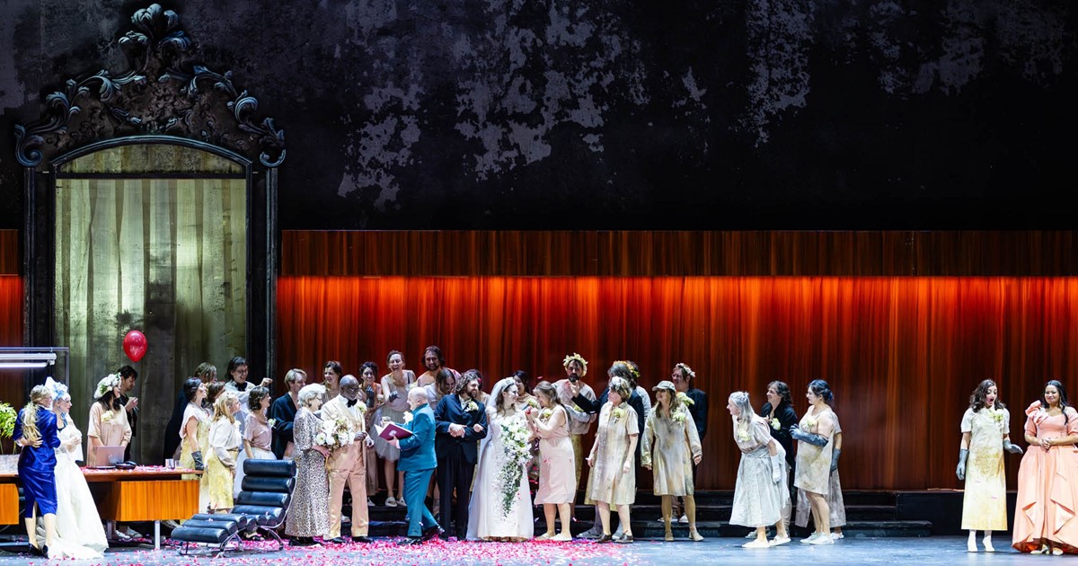 Peter Mattei performs Count Almaviva at the Bayerische Staatsoper ...